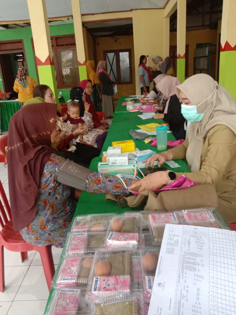 Rutinitas Posyandu Integrasi Layanan Primer ( ILP) di Desa Tumpak Oyot ...